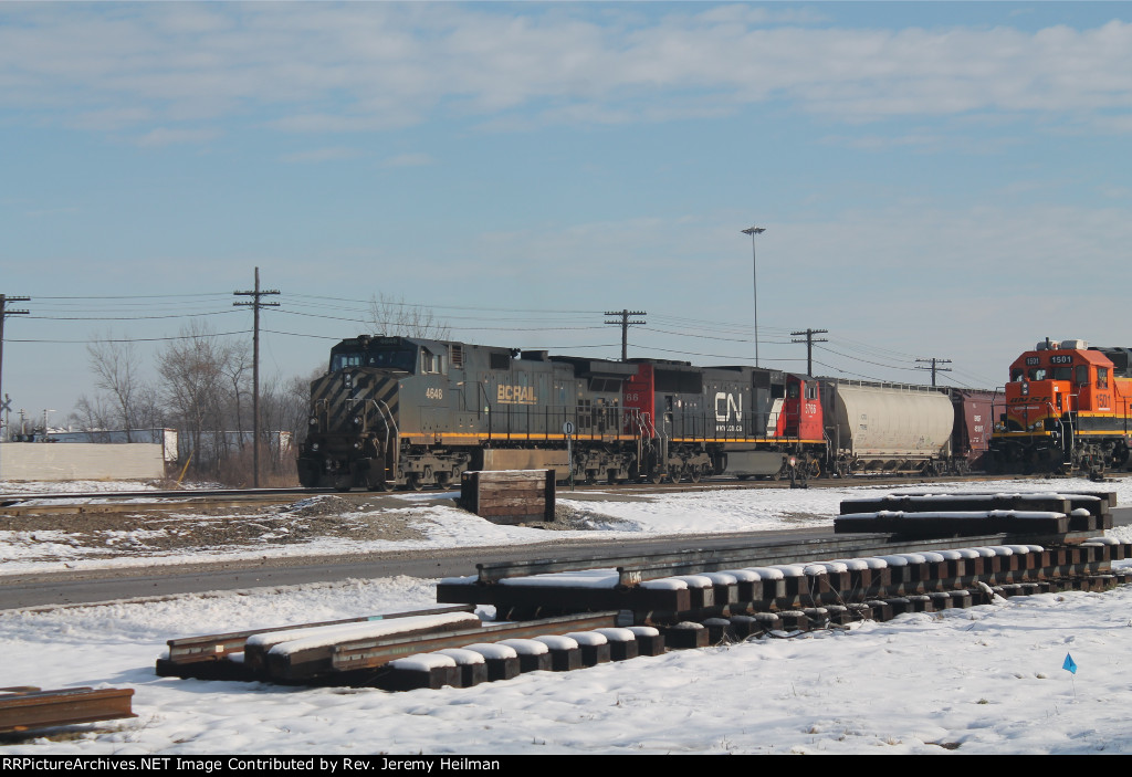 BNSF 1501 & others (1)